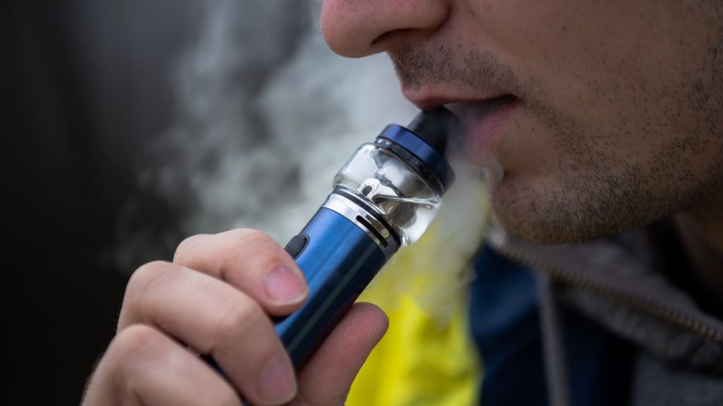 Does Weed Smell When You Vape It: Tips to Minimize Weed Smell